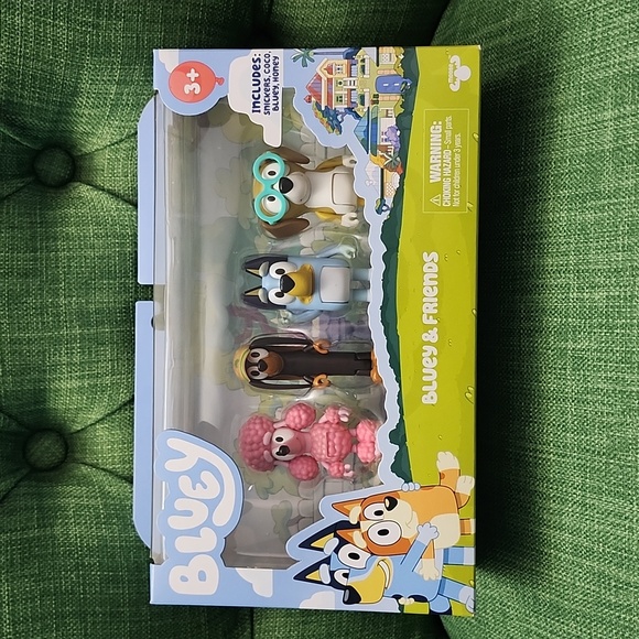 Disney | Toys | Bluey And Friends Figure Set | Poshmark